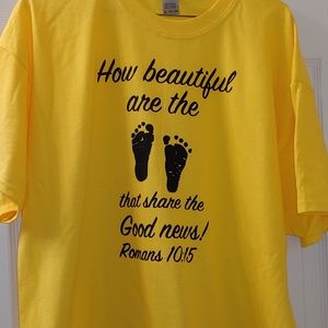 Gildan | Shirts | Xl Shirt With How Beautiful Are The Feet That Sha ...